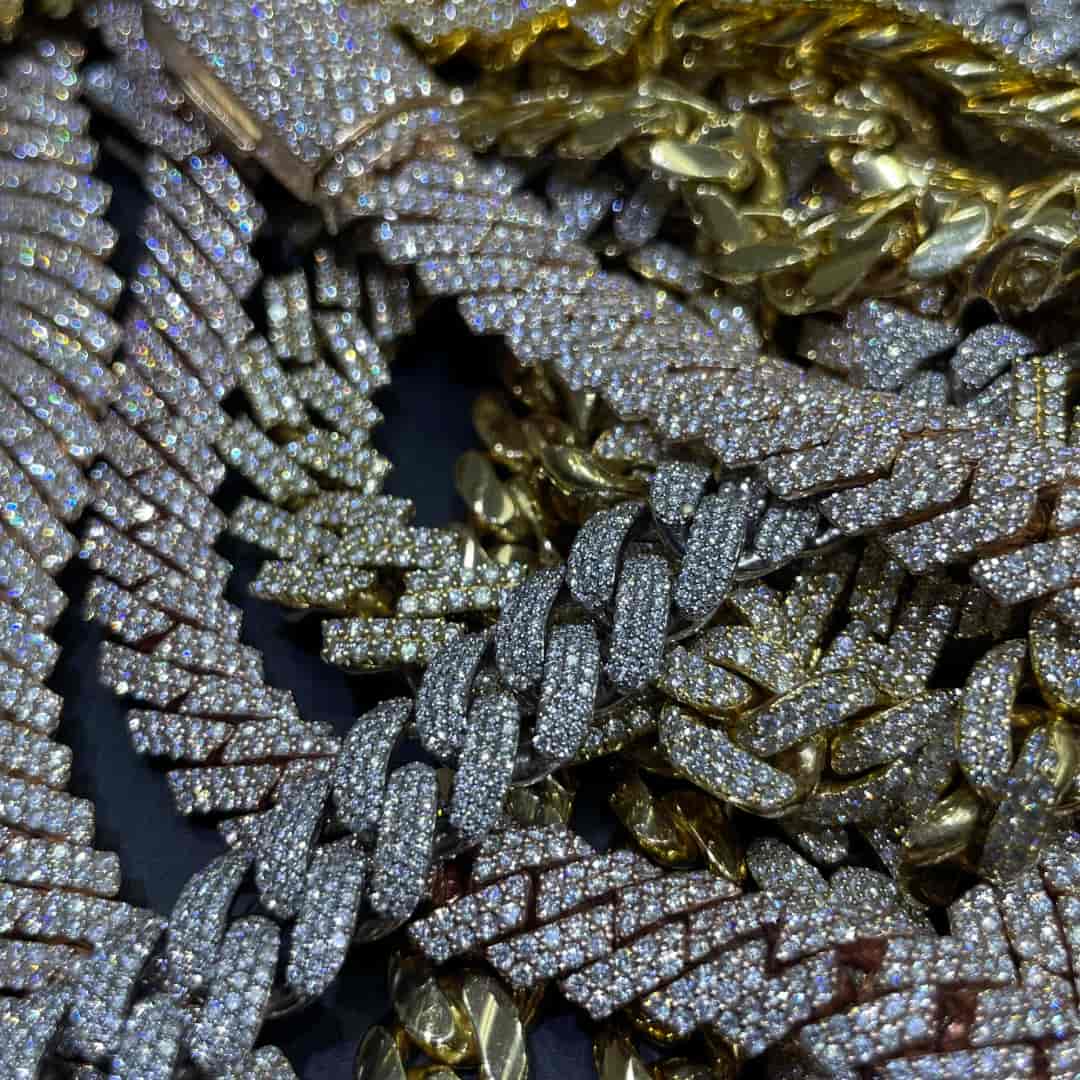 Make a Statement with Heavy Big Boy Bust Down Chains