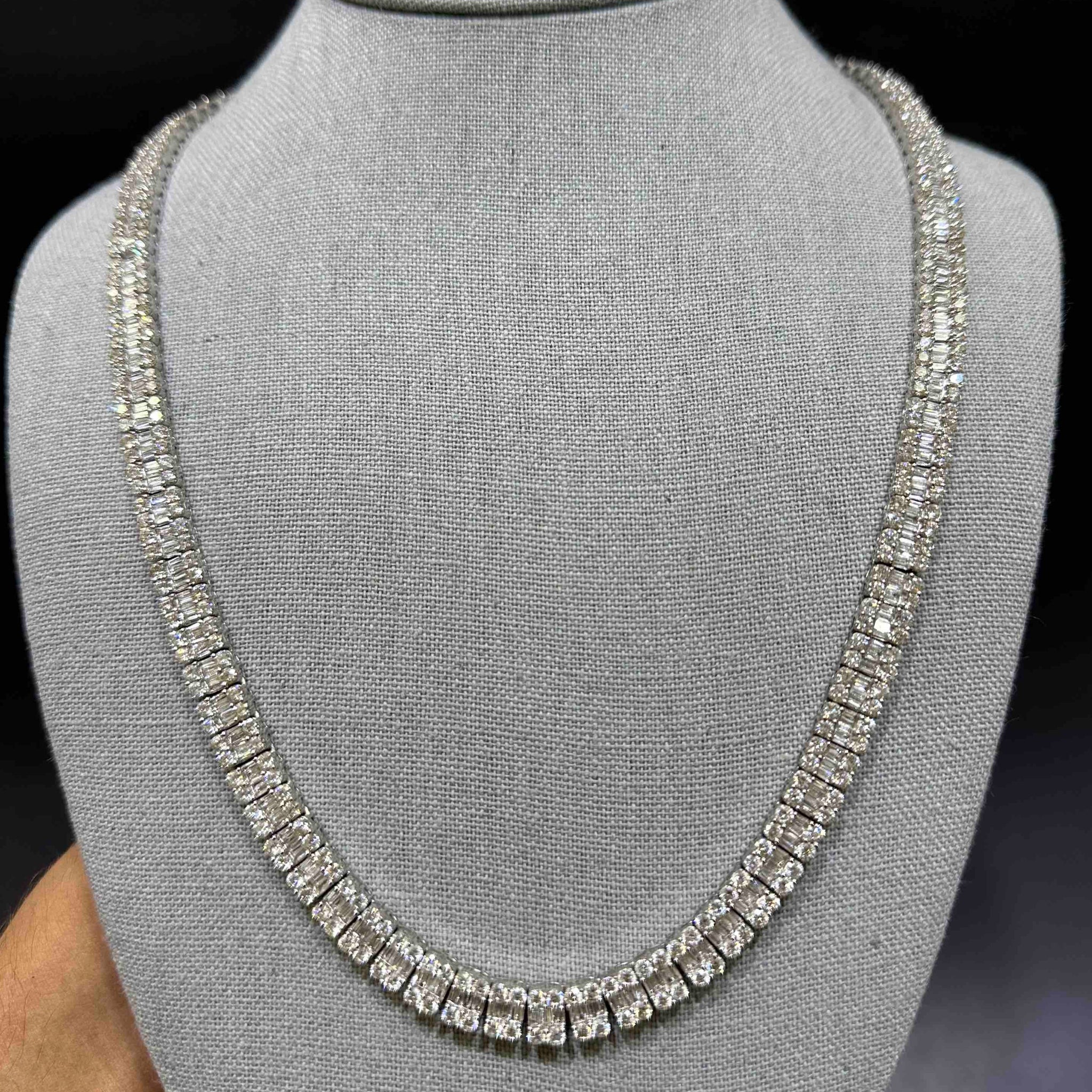 Unveiling the Beauty With 14k White Gold Baguette Chain 81 Grams