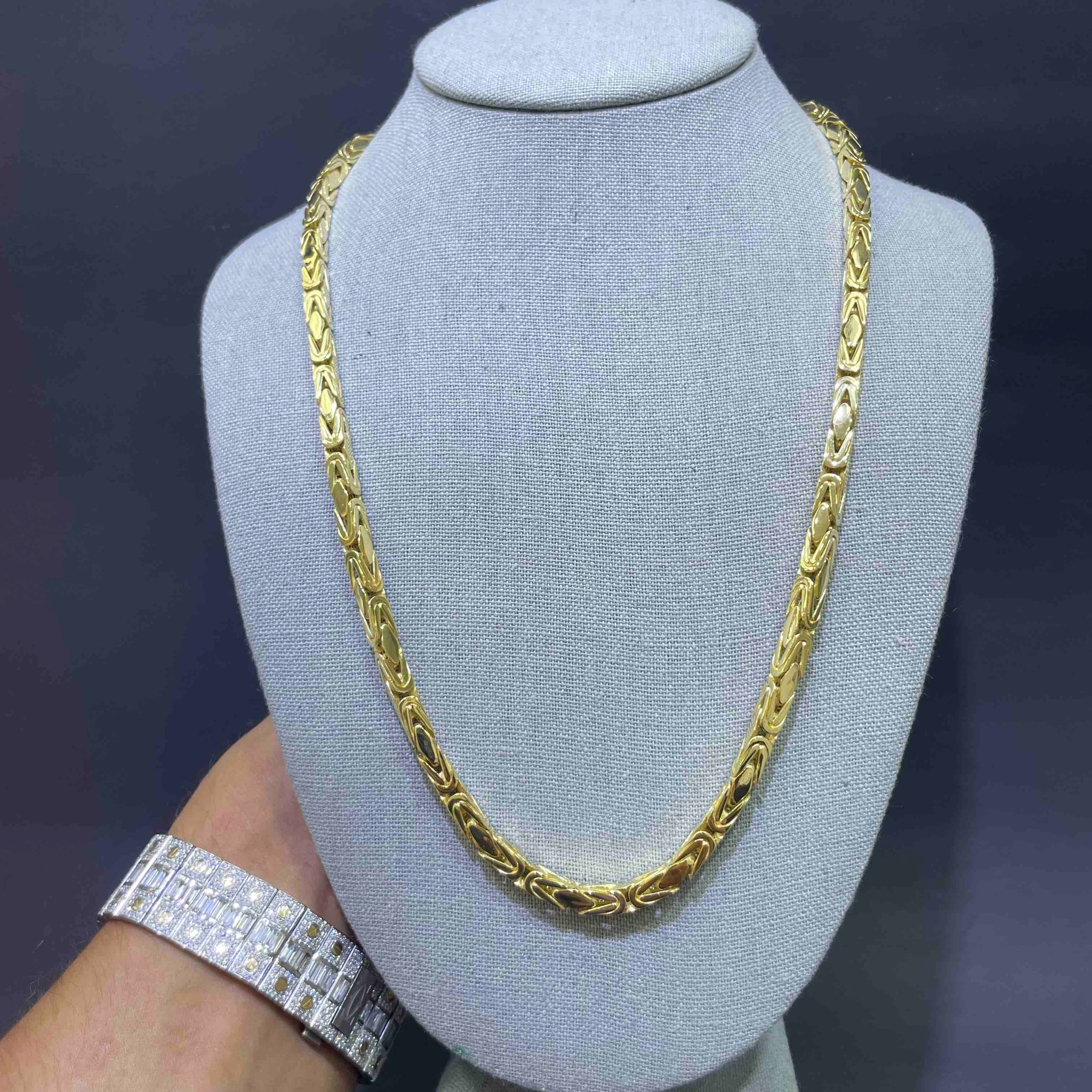 10k Monaco Byzantine Chain BRAND NEW 22 Inches